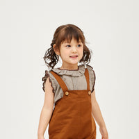 blouse p2 checkを着ている女の子